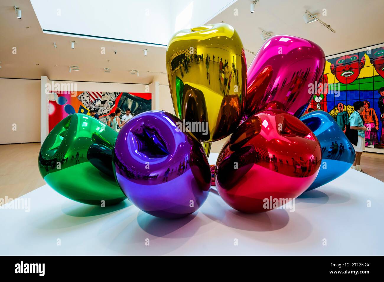 Guggenheim Museum, architect Frank Gehry, interior view, artist Jeff ...