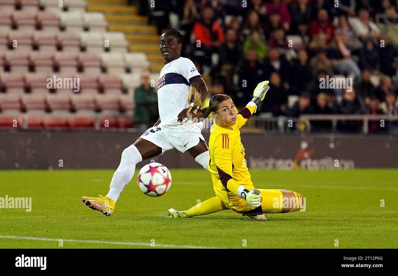 Paris Saint-Germain's Tabitha Chawinga scores their side's first goal ...