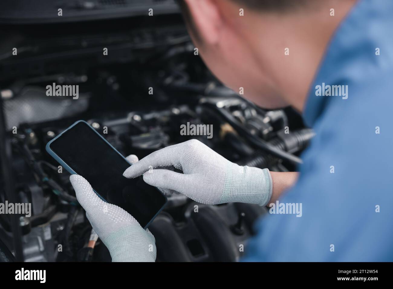 Repairman japan hi-res stock photography and images - Alamy