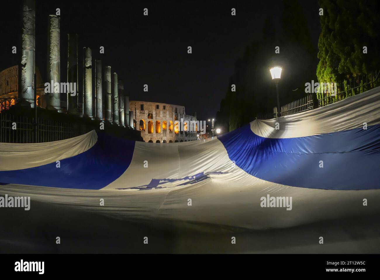 Rome, . 10th Oct, 2023. 10/10/2023 Rome, Flags with the Star of David ...
