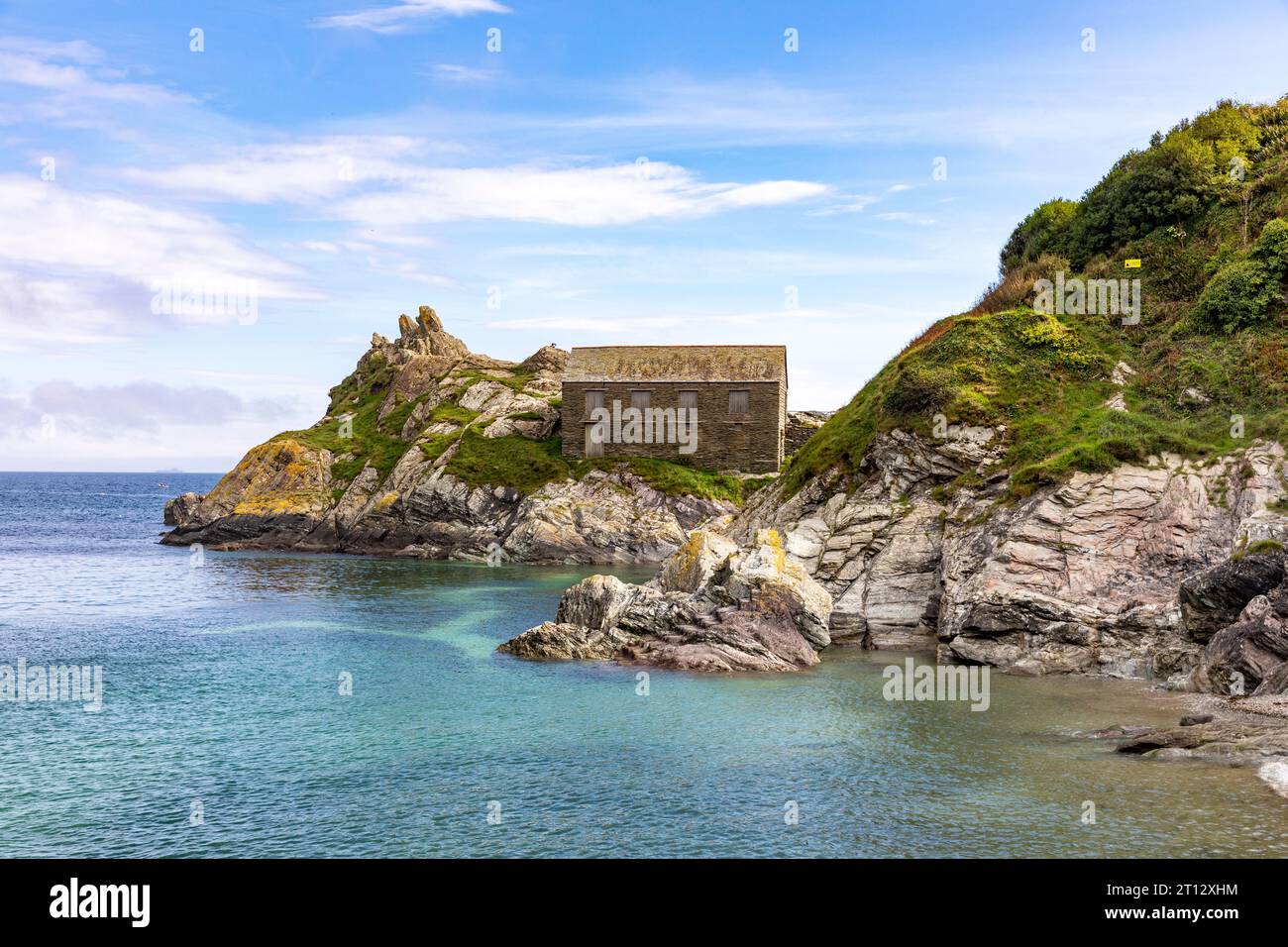 Mouth of polperro harbour hi-res stock photography and images - Alamy