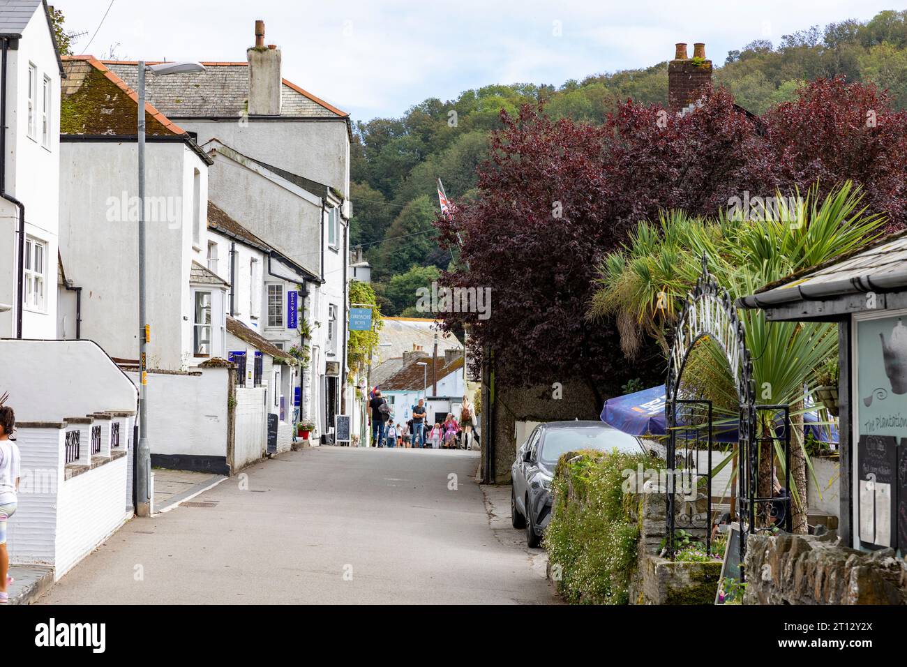Street scene polperro cornwall hi-res stock photography and images - Alamy