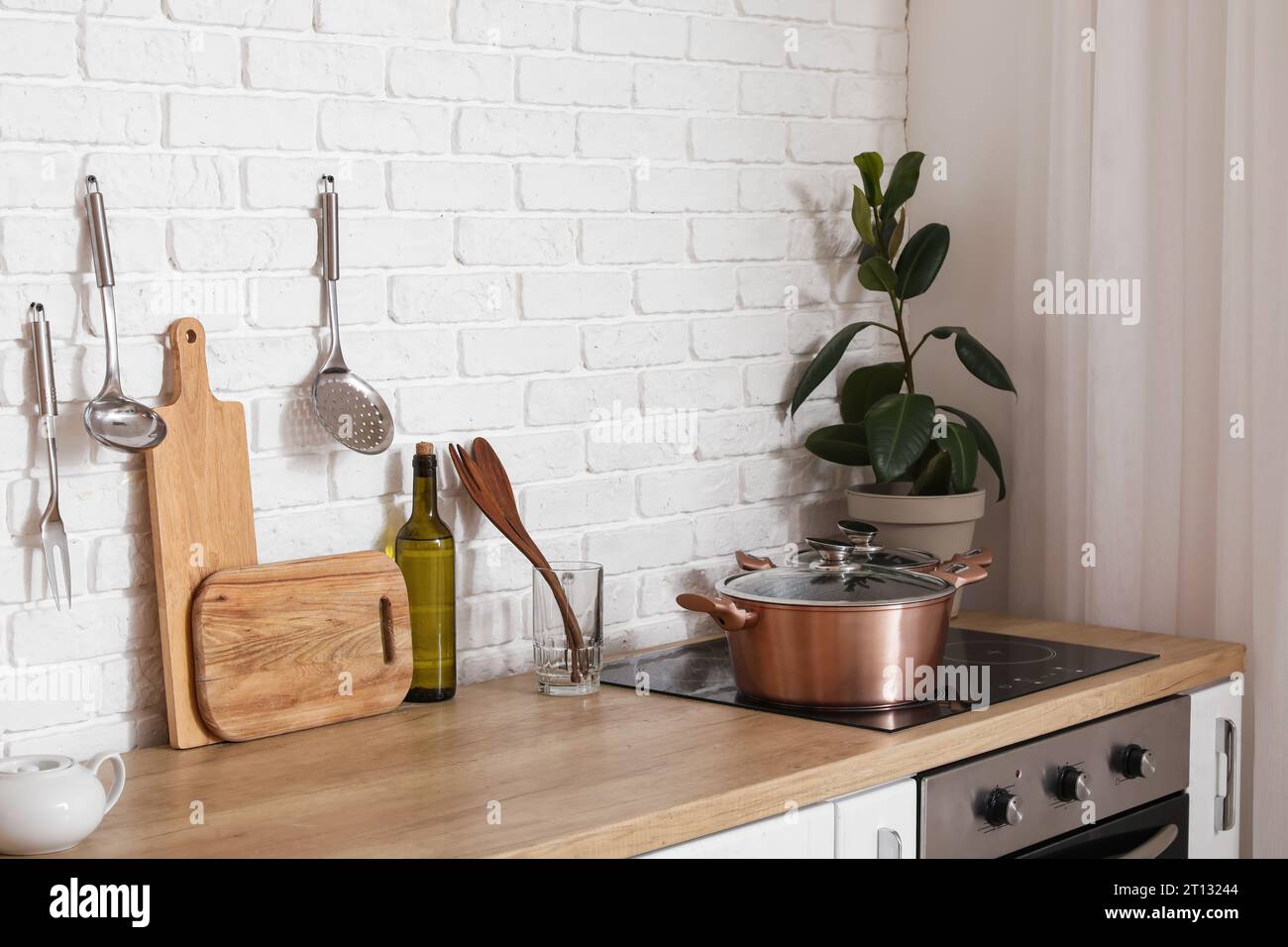Kitchen counters stove utensils hi-res stock photography and images - Alamy