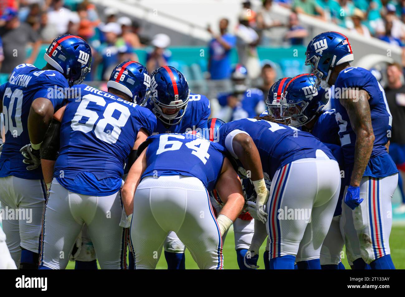 New York Giants quarterback Daniel Jones (8) calls a play in the huddle with New York Giants ...