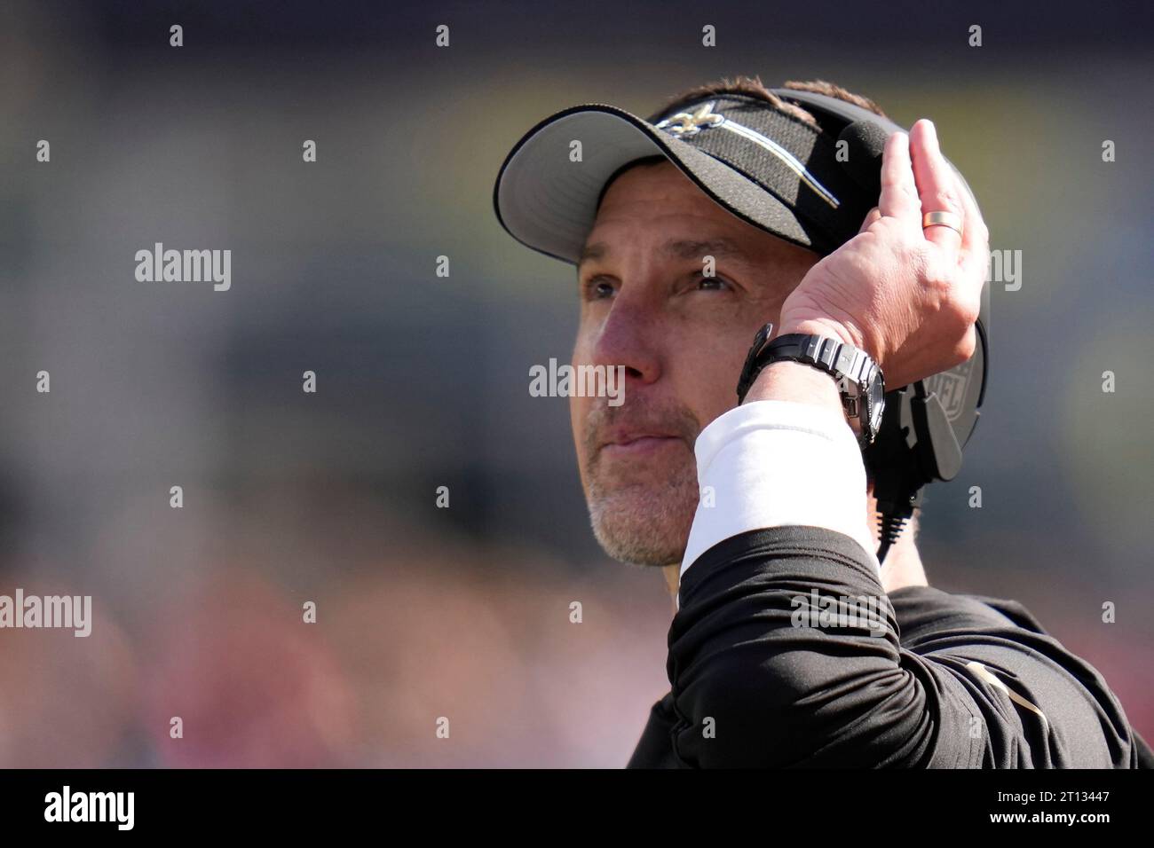 New Orleans Saints head coach Dennis Allen during an NFL football game ...