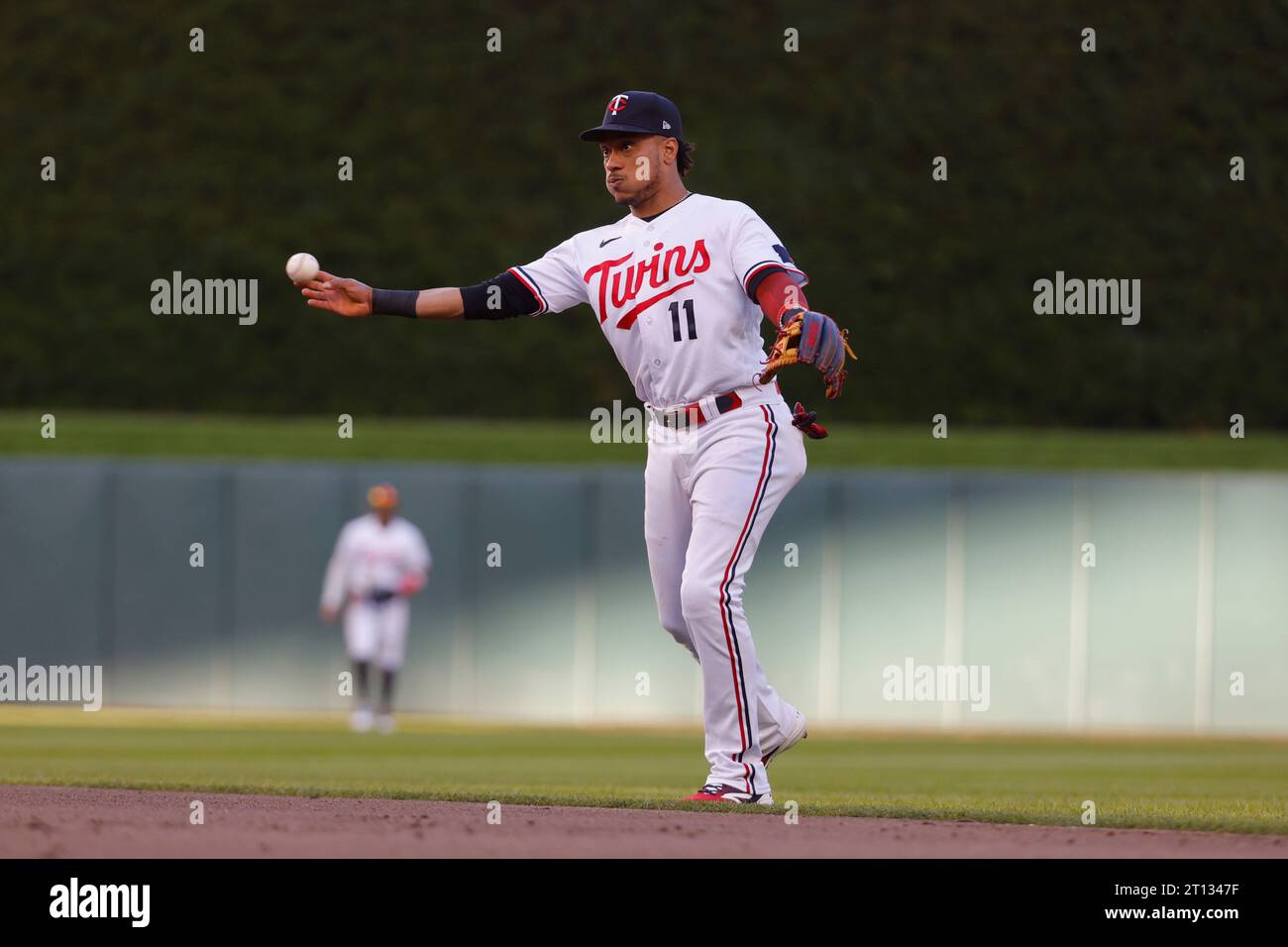 Minnesota Twins second baseman Jorge Polanco throws out Houston Astros ...