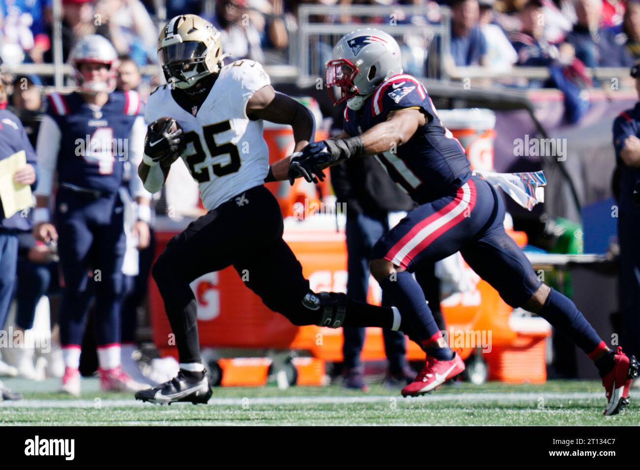 New Orleans Saints running back Kendre Miller (25) during an NFL ...
