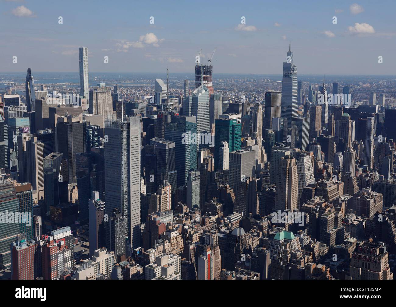 New York, United States. 10th Oct, 2023. Midday sun hits the buildings ...
