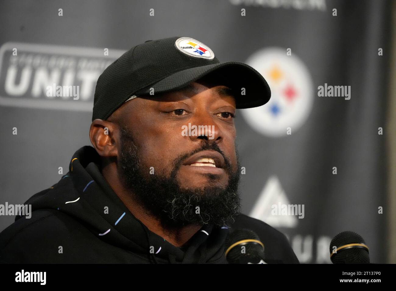 Pittsburgh Steelers head coach Mike Tomlin meets with reporters ...