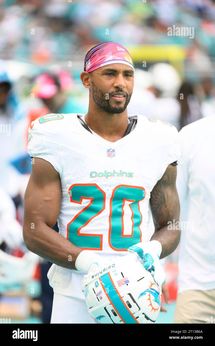 Miami Dolphins cornerback Justin Bethel (20) walks on the sidelines ...