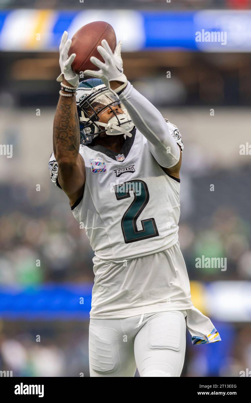 Philadelphia Eagles cornerback Darius Slay (2) warms up before playing ...