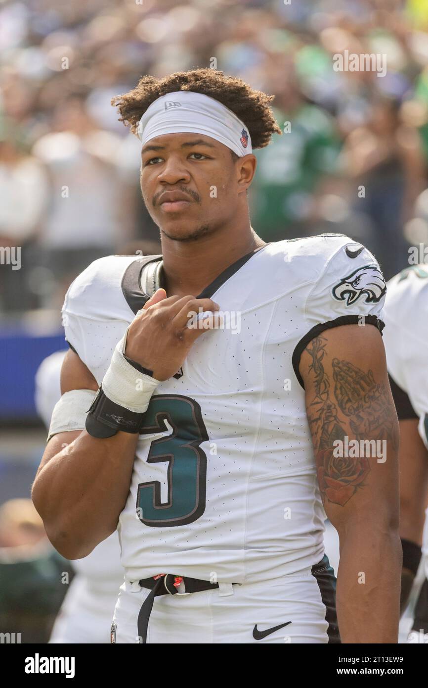 Philadelphia Eagles linebacker Nolan Smith (3) stands for the National ...