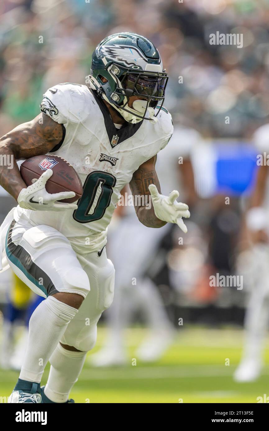 Philadelphia Eagles running back D'Andre Swift (0) runs the ball ...