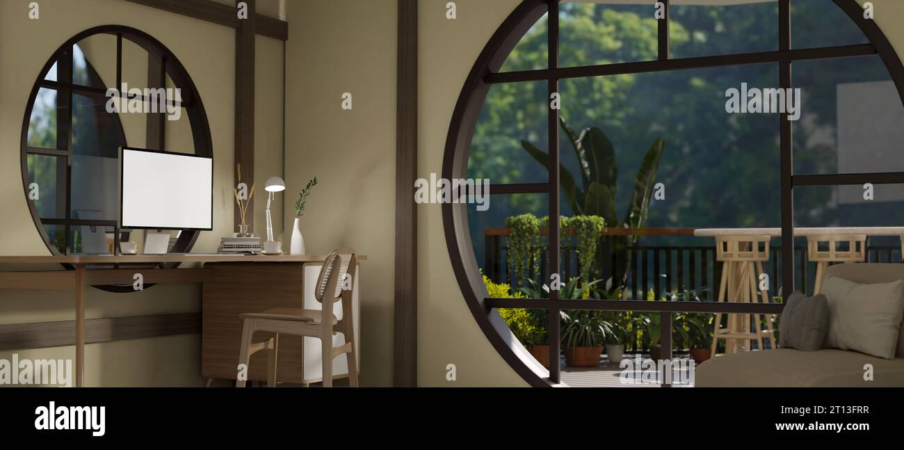 Japanese round window hi-res stock photography and images - Alamy
