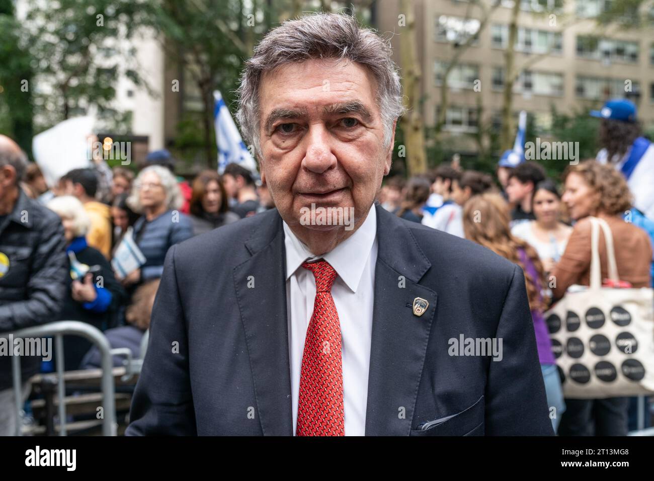 Rabbi Joseph Potasnik attends New York Stands with Israel Vigil and ...