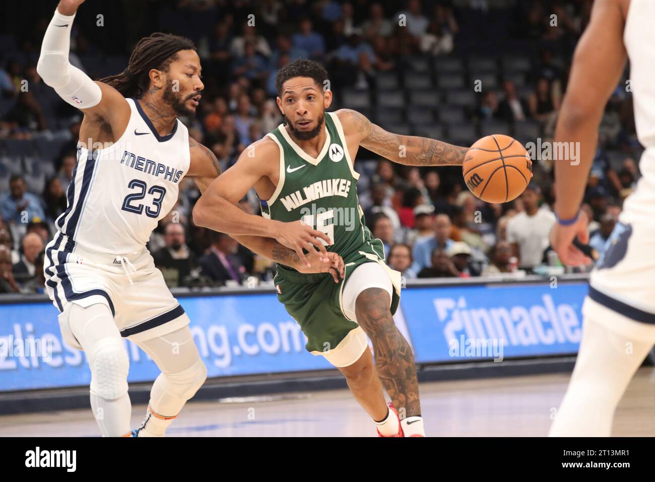 Memphis Grizzlies guard Derrick Rose (23) defends Guard Cameron Payne (15) in the first half of ...