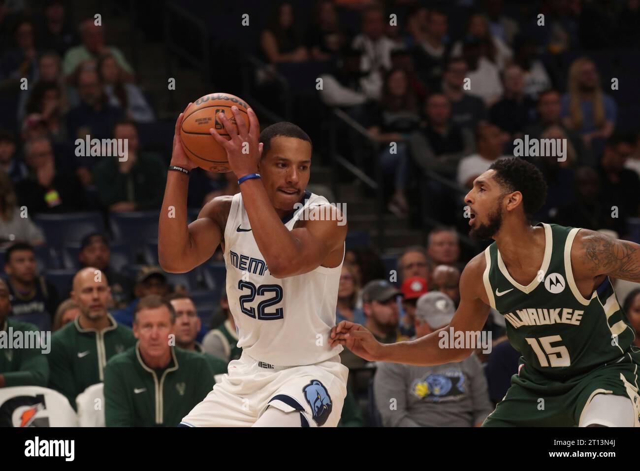 Memphis Grizzlies guard Desmond Bane (22) works against the defense of ...