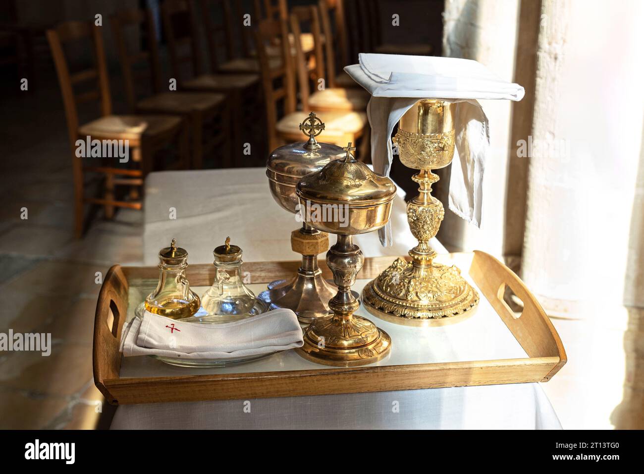 Communion in a Catholic church Stock Photo - Alamy