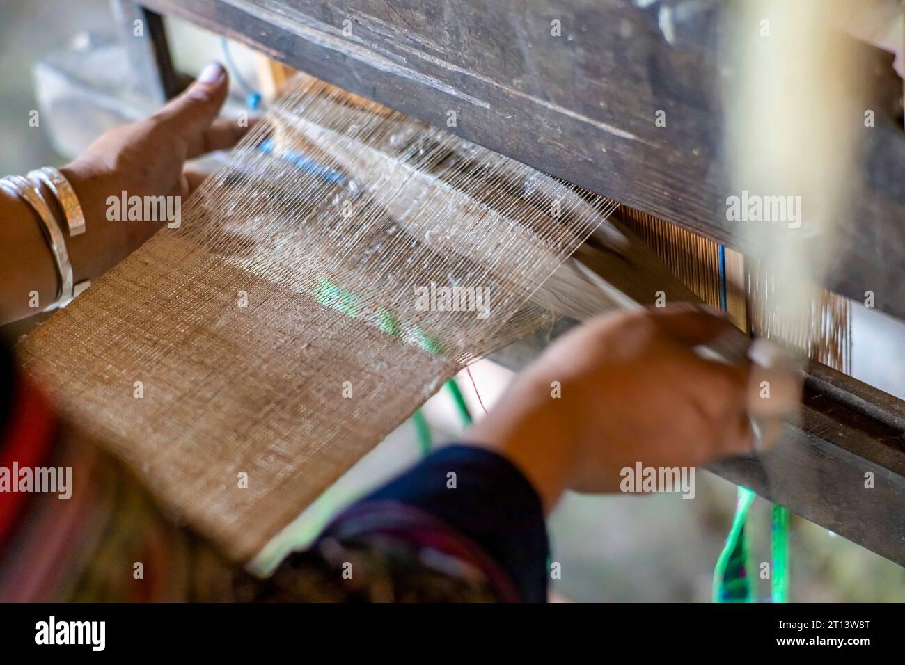 Draw loom hi-res stock photography and images - Alamy