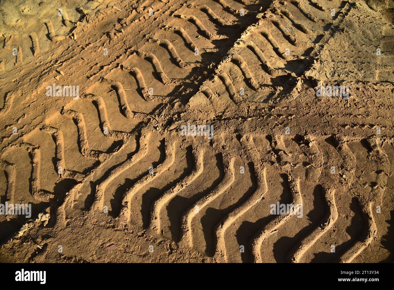 Tyre tread track hi-res stock photography and images - Alamy