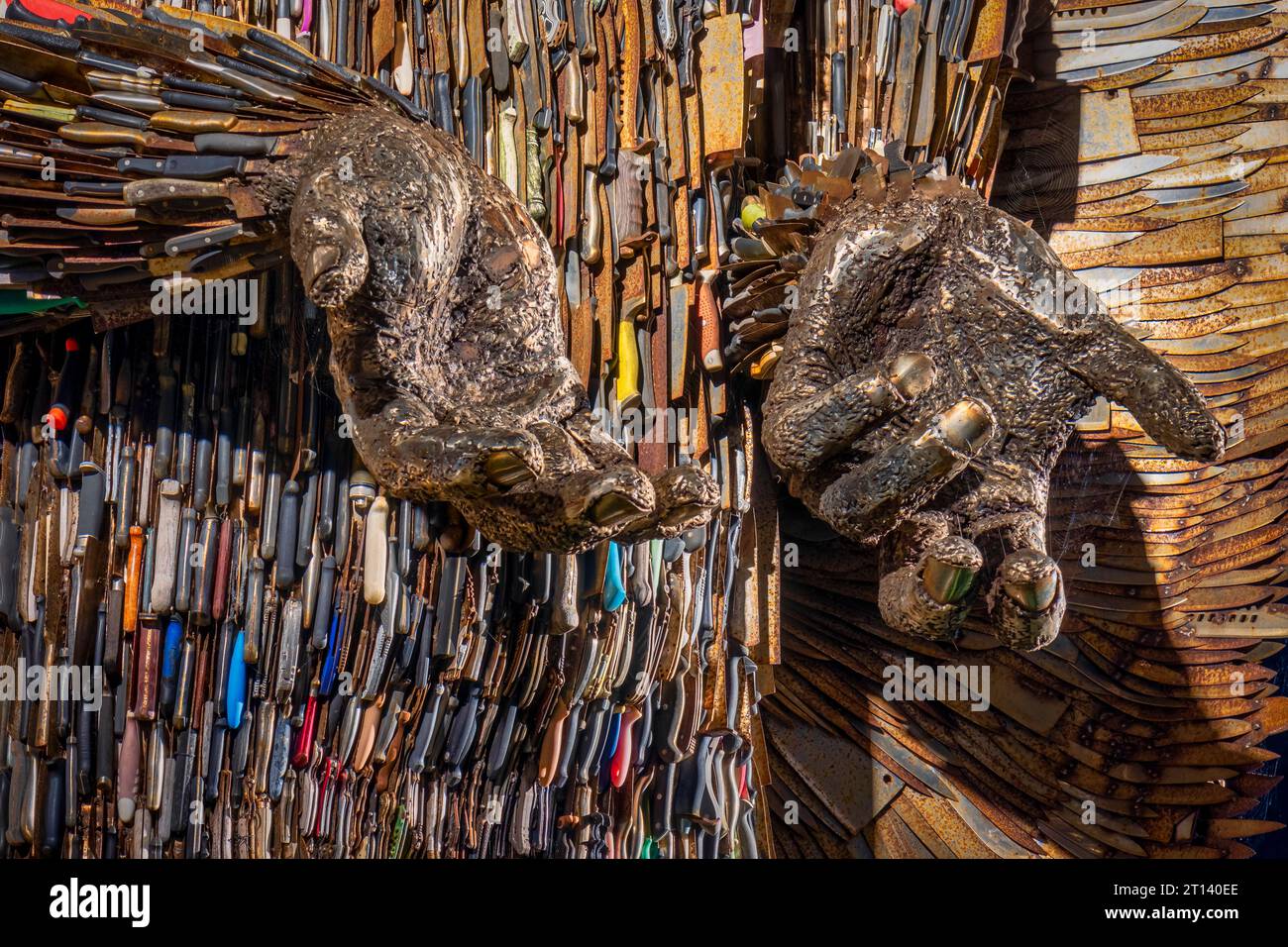 The Knife Angel - Contemporary sculpture formed of 100,000 knives ...