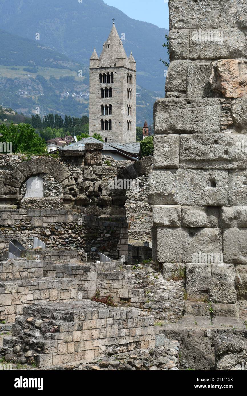 On the Decumanus Maximus near the Porta Praetoria, stands the Roman ...