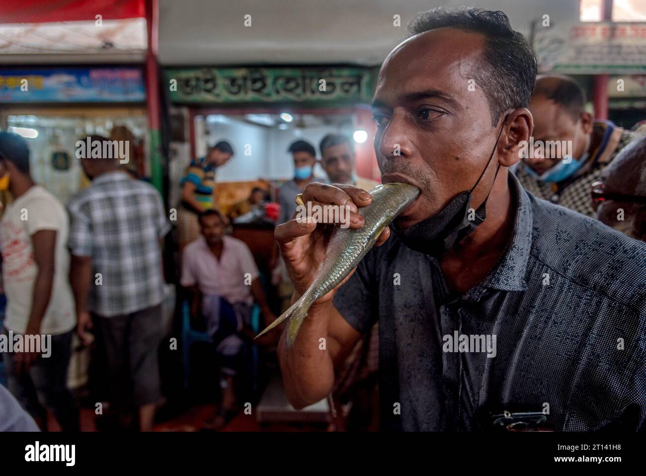 Ilish fish hi-res stock photography and images - Alamy