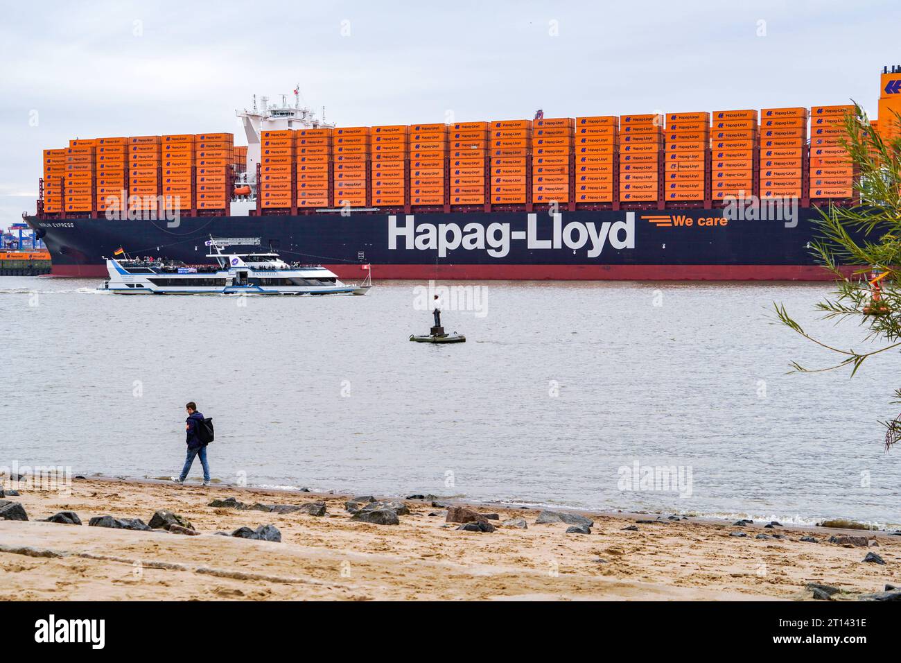 Das zur Zeit größte unter deutscher Flagge fahrende Schiff ...