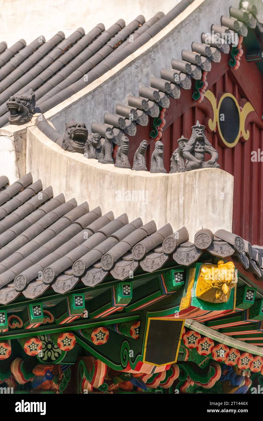 Korean roof tile hi-res stock photography and images - Alamy