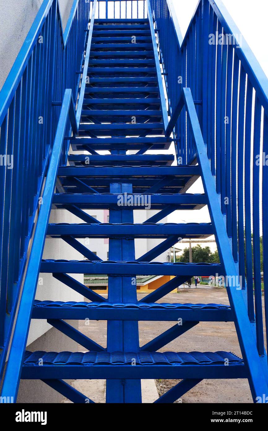 Clamber up hi-res stock photography and images - Alamy