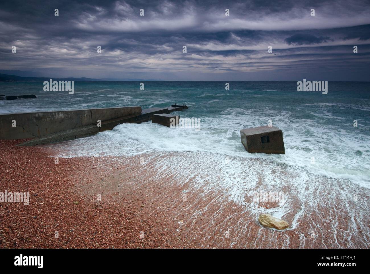 Concrete structure wave barrier hi-res stock photography and images - Alamy