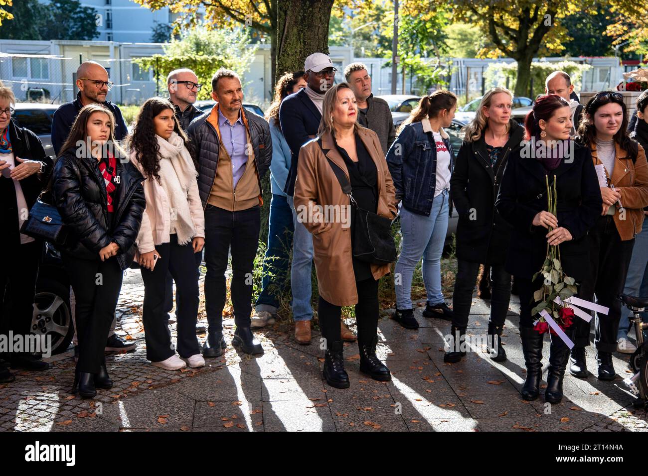 Nachfahre der Familie Boholle und Van der Vandt bei der Verlegung der ...