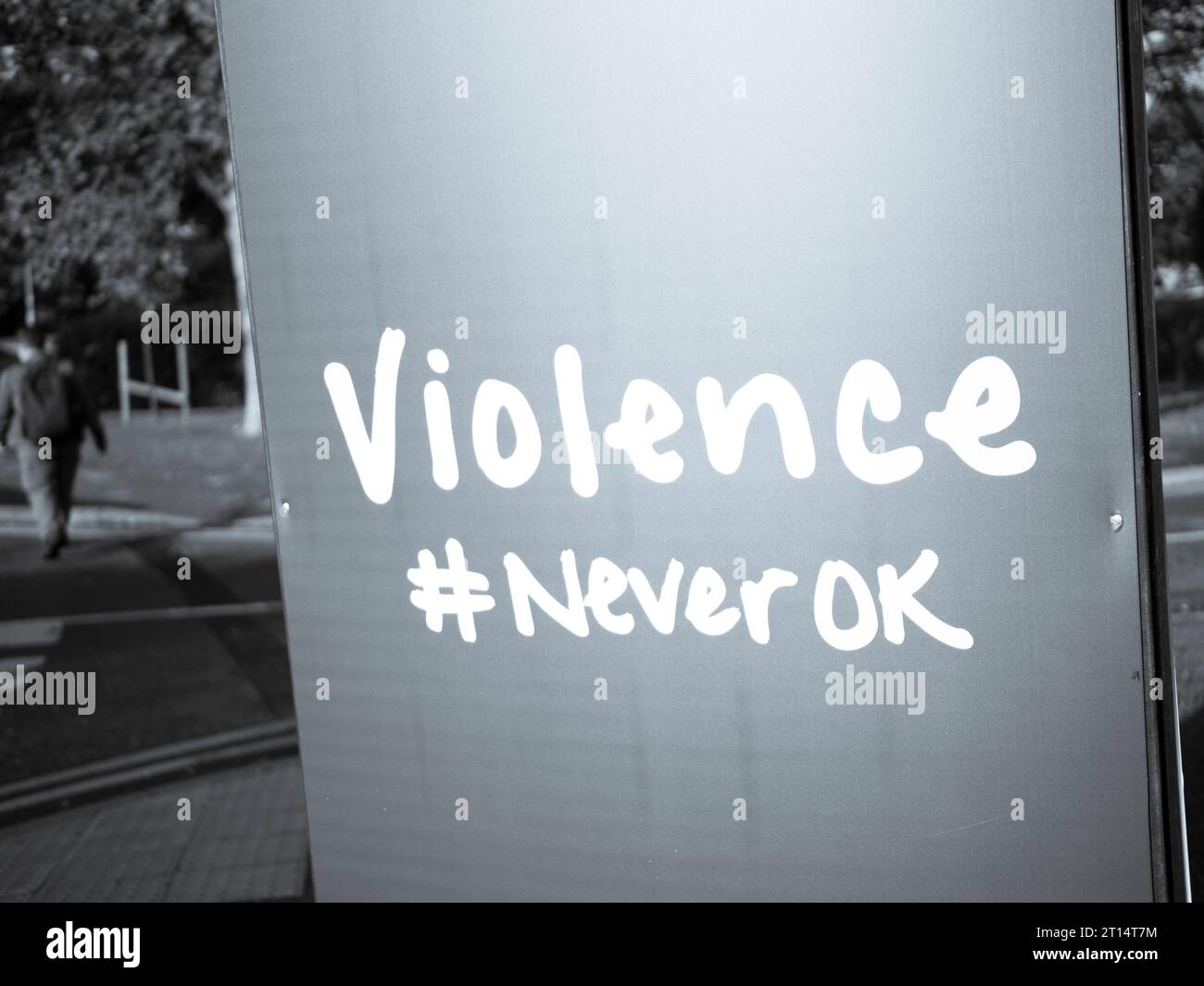 Anti violence message hi-res stock photography and images - Alamy