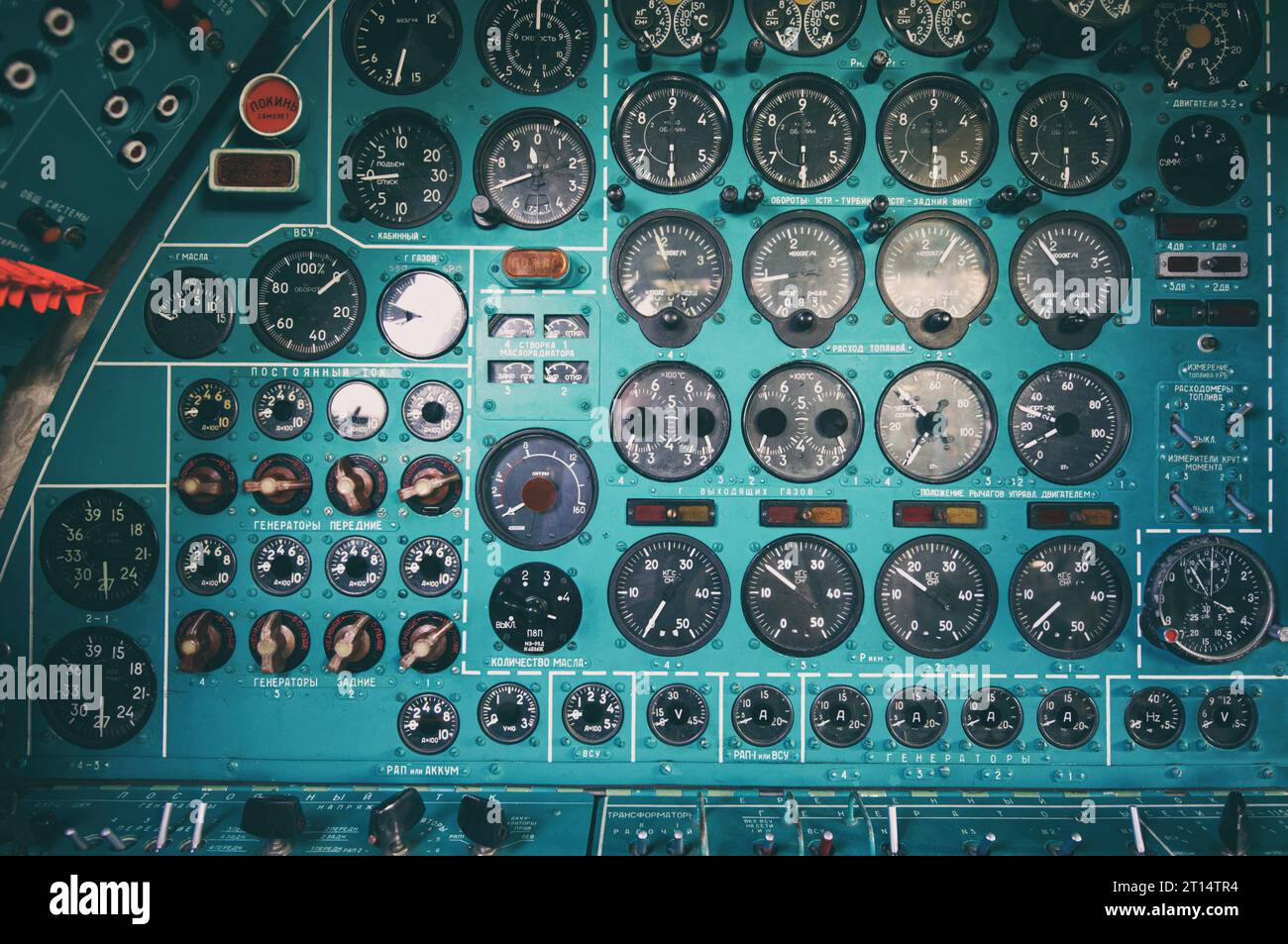 Instrument panel in an old aircraft hi-res stock photography and images ...