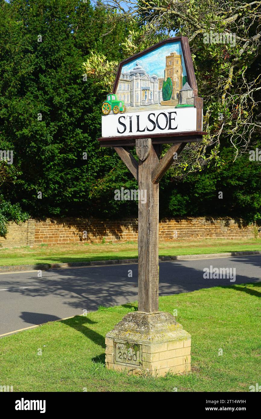Village sign at Silsoe Stock Photo - Alamy