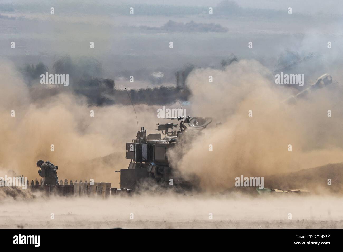 Idf artillery hi-res stock photography and images - Alamy