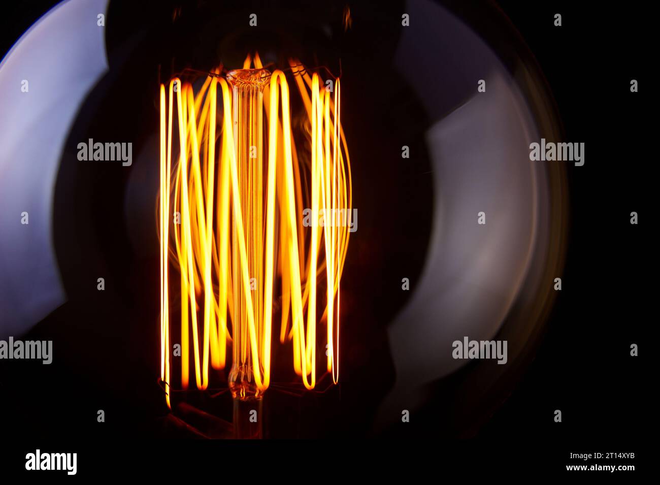 Thomas edison bulb hi-res stock photography and images - Alamy
