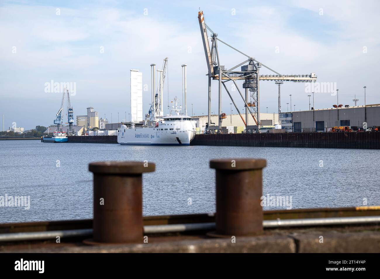 Sailing ship components hi-res stock photography and images - Alamy