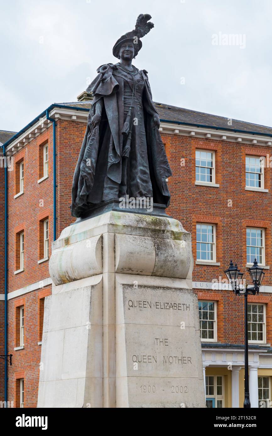 Queen Mother statue at Poundbury, Dorchester, Dorset UK in September ...