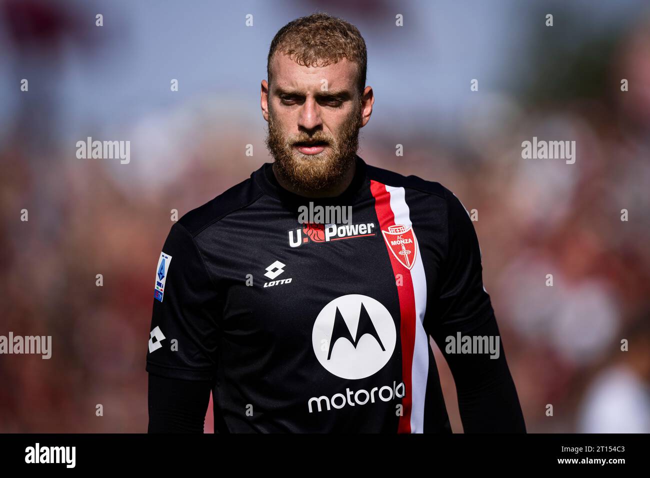 Michele Di Gregorio of AC Monza looks on during the Serie A football ...