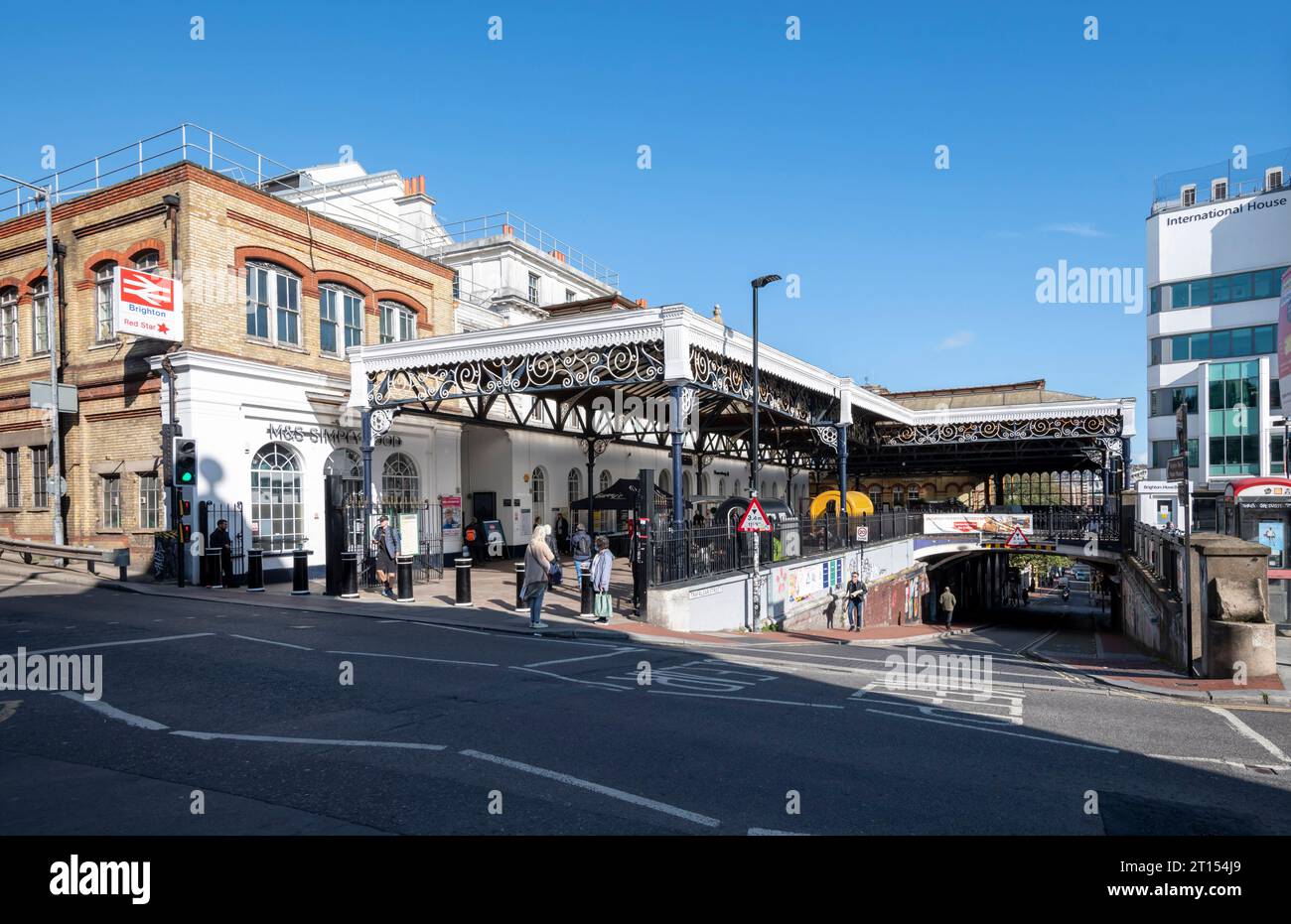 Brighton railway station roof hi-res stock photography and images - Alamy