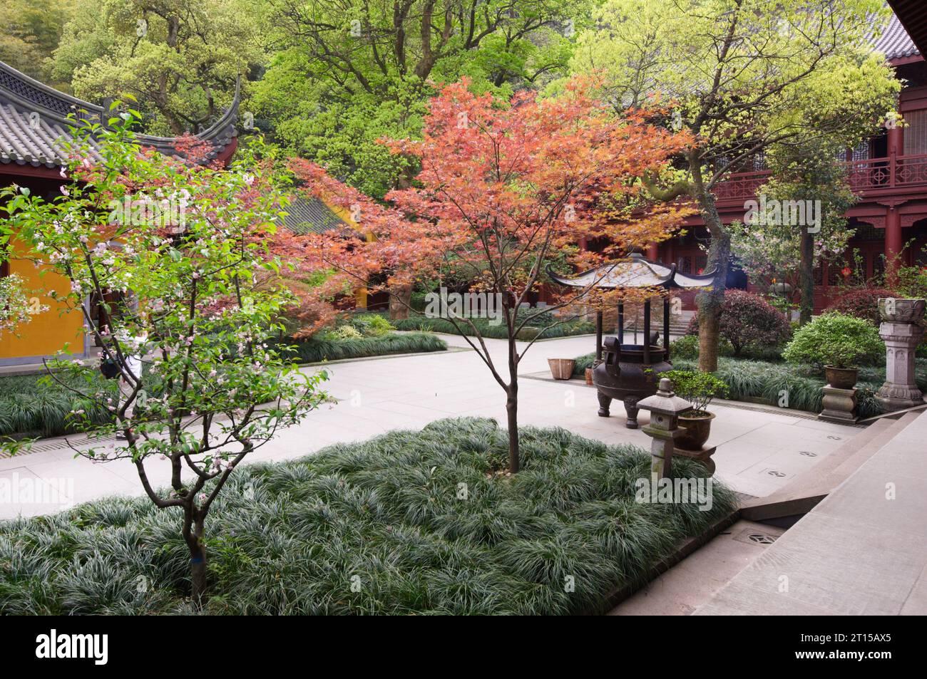 Bueatiful architecture in Ancient buddhist temple , Lingyin of the Chan ...