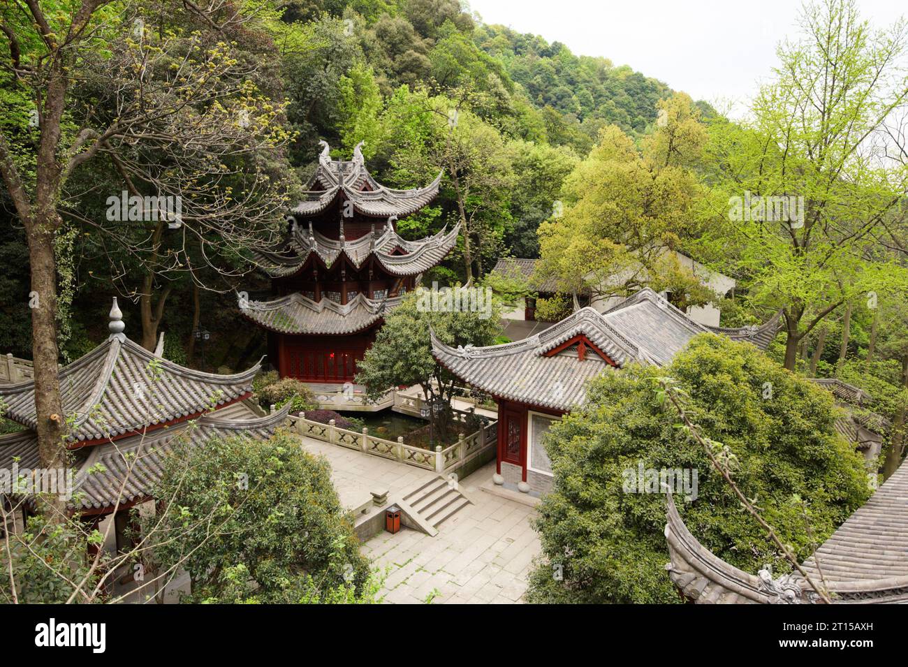 Traditional clay roof of ancient chinese Lingyin temple,closeup Stock ...