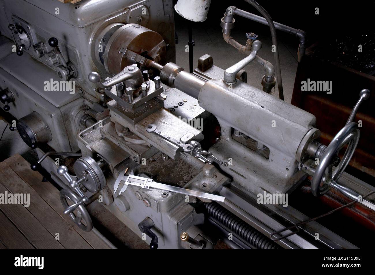 Old milling machine tool hi-res stock photography and images - Alamy