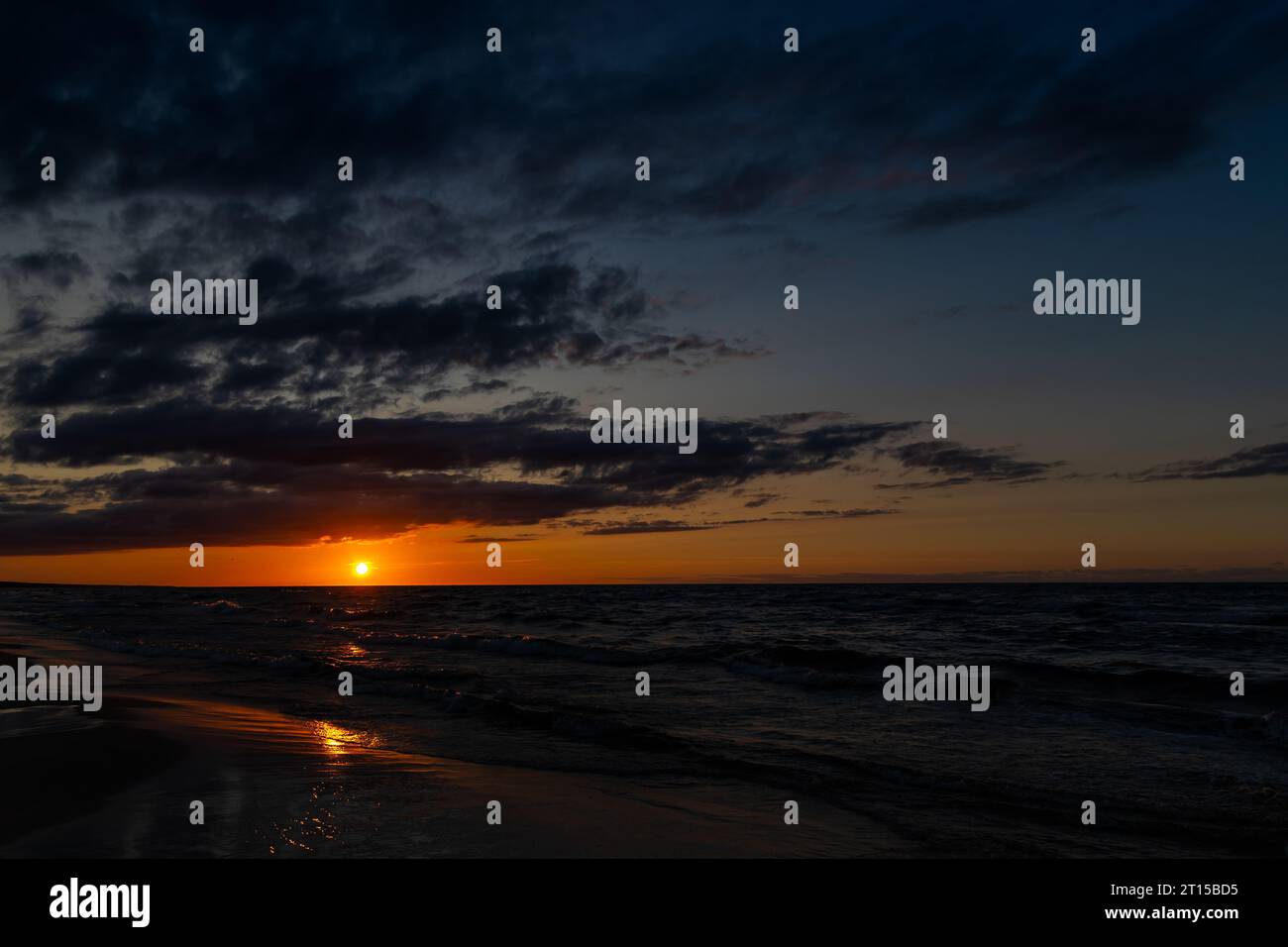 Static shot ocean calm waves hi-res stock photography and images - Alamy