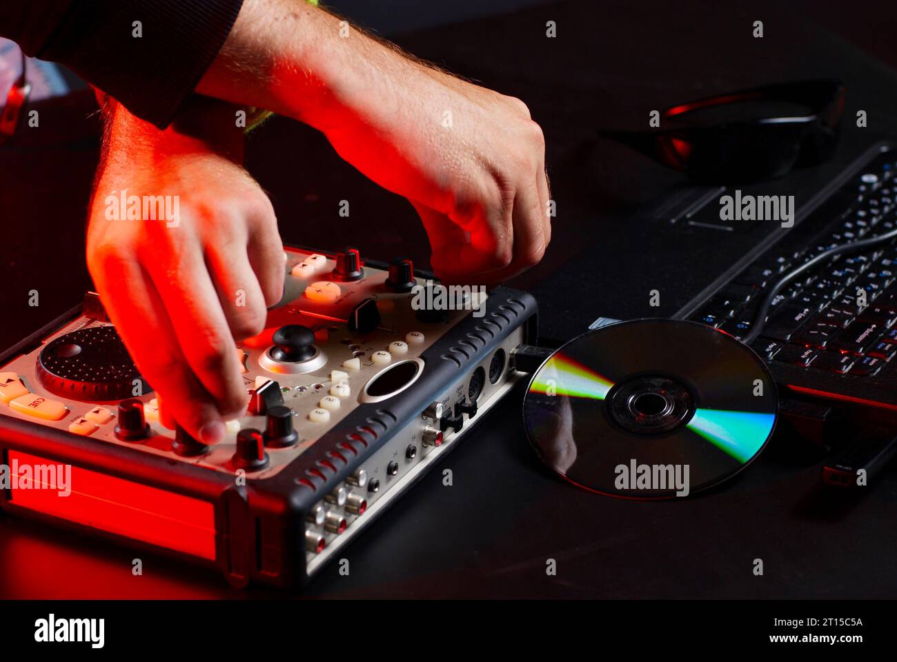 Hands disc jockey playing set hi-res stock photography and images - Alamy
