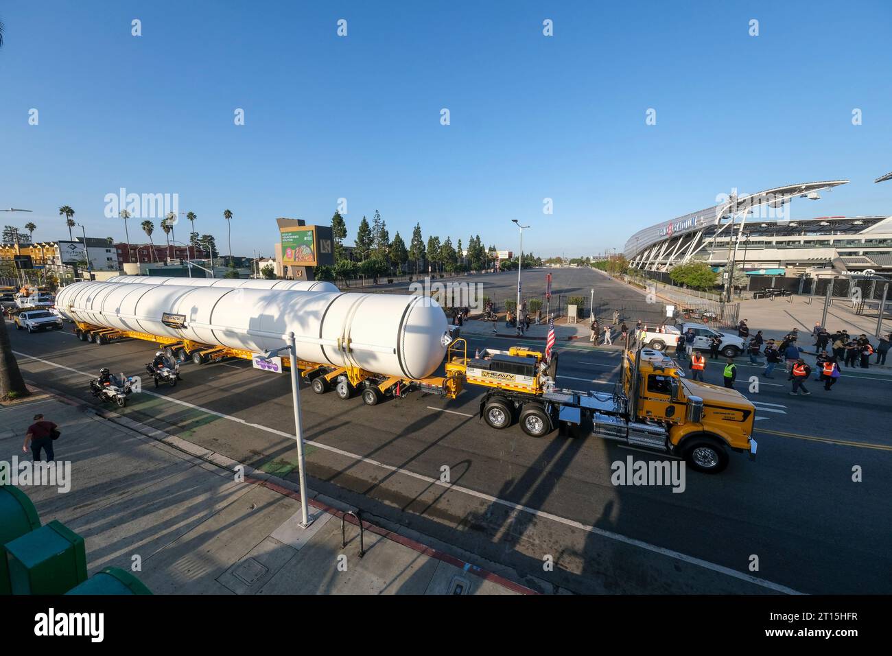 Los Angeles, California, USA. 11th Oct, 2023. A pair of large space-age ...