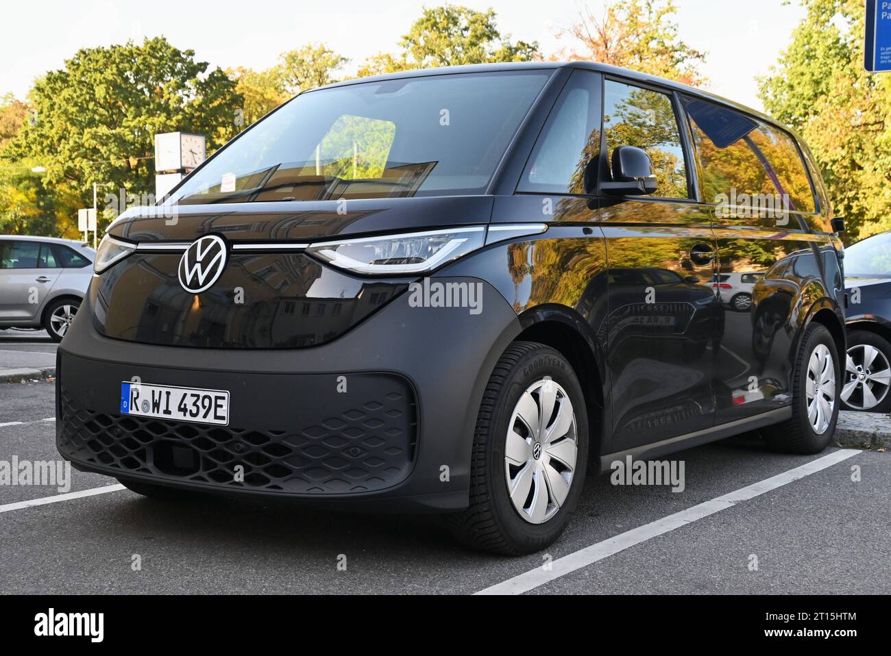 Volkswagen ID buzz, VW Bus Kastenwagen - Elektrofahrzeug *** Volkswagen ...