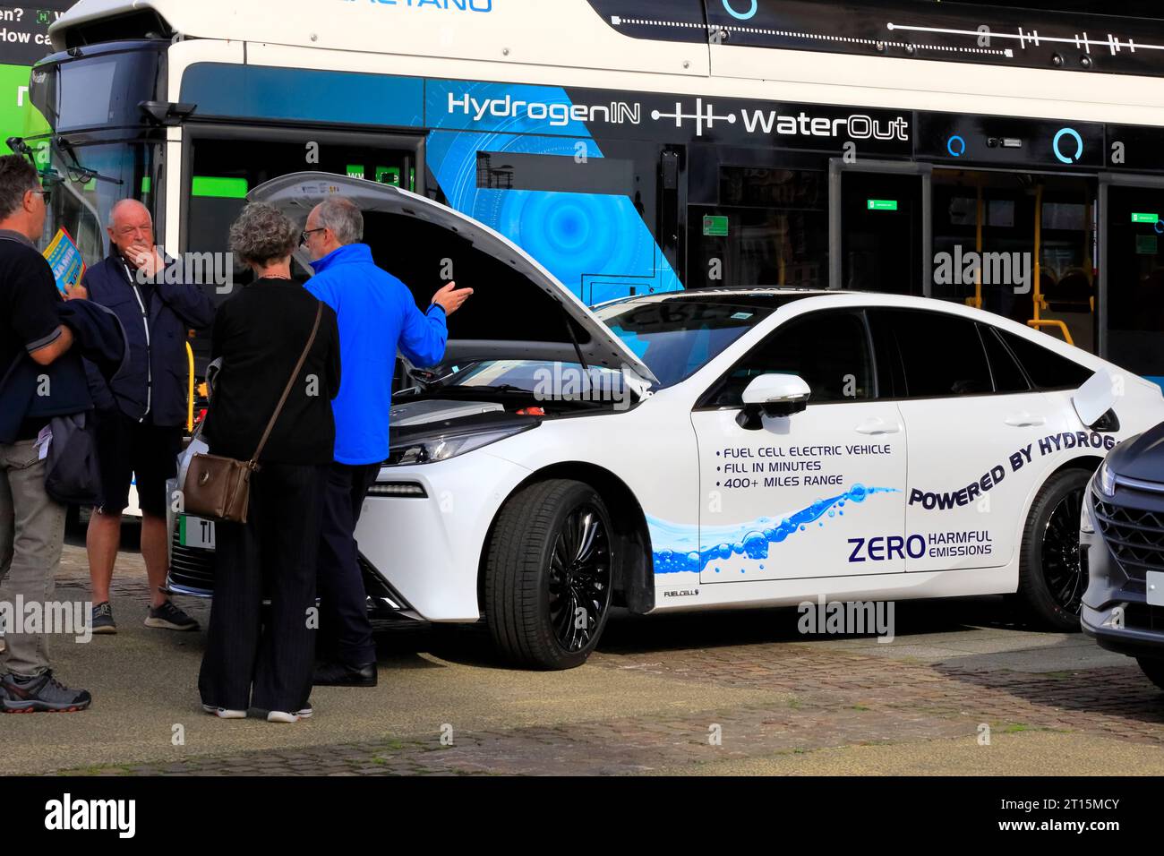 Hydrogen powered car at an event for promoting Hydrogen Powered ...