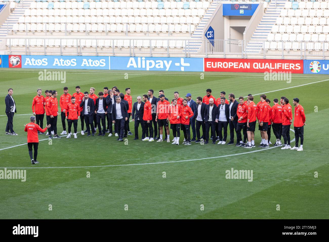 Osijek, Croatia. 11th Oct, 2023. Players of Turkey inspects the pitch ...